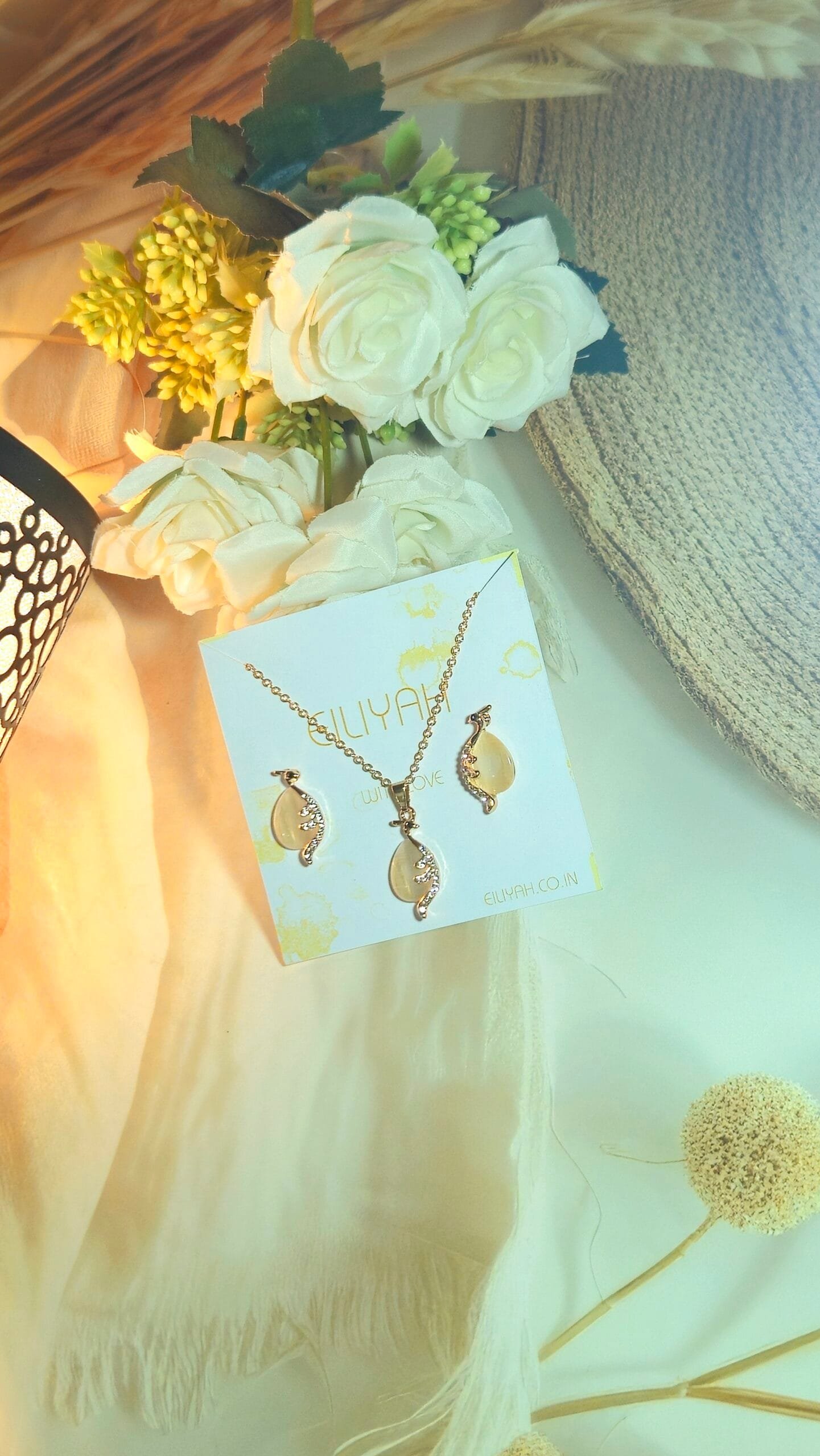 Golden Drop Delight – Eiliyah